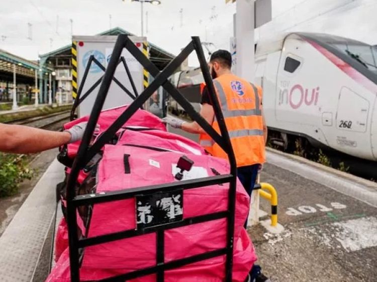 Amazon packages on high-speed TGV trains | Latest Railway News