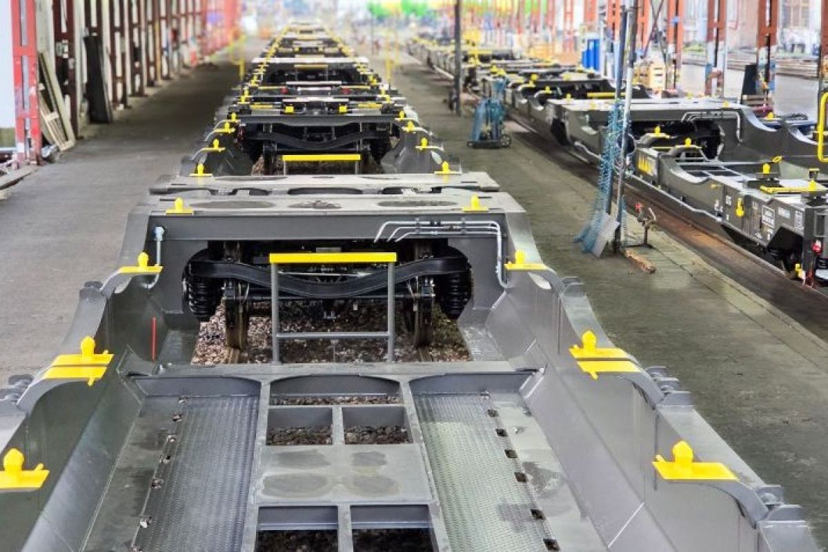 LTG Cargo gets 72 intermodal pocket wagons | Latest Railway News