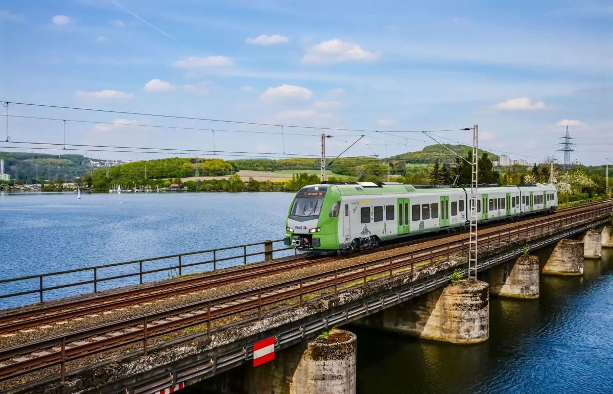 36 Stadler FLIRT XL trains for VRR and VIAS | Latest Railway News