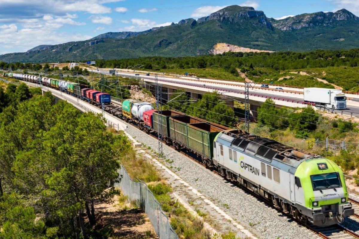 Van den Bosch takes full control of Multirail | Latest Railway News
