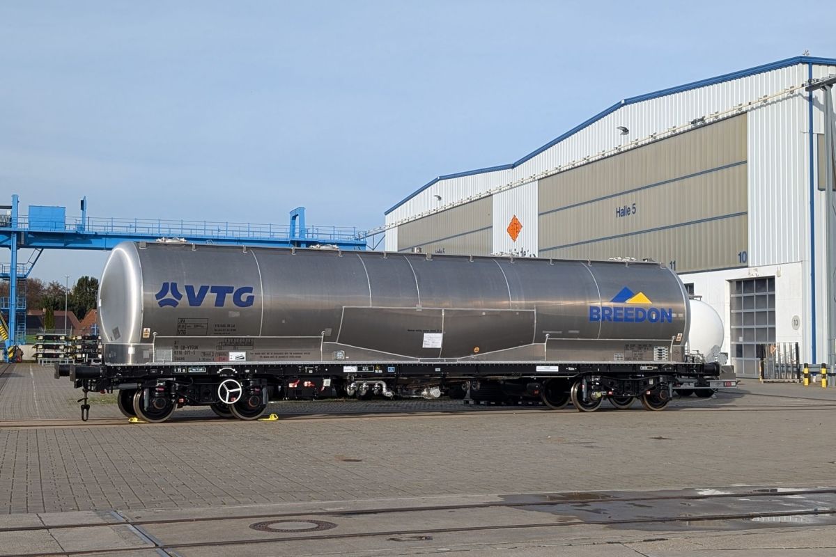 Feldbinder finishes first Uacns wagons for VTG | Latest Railway News