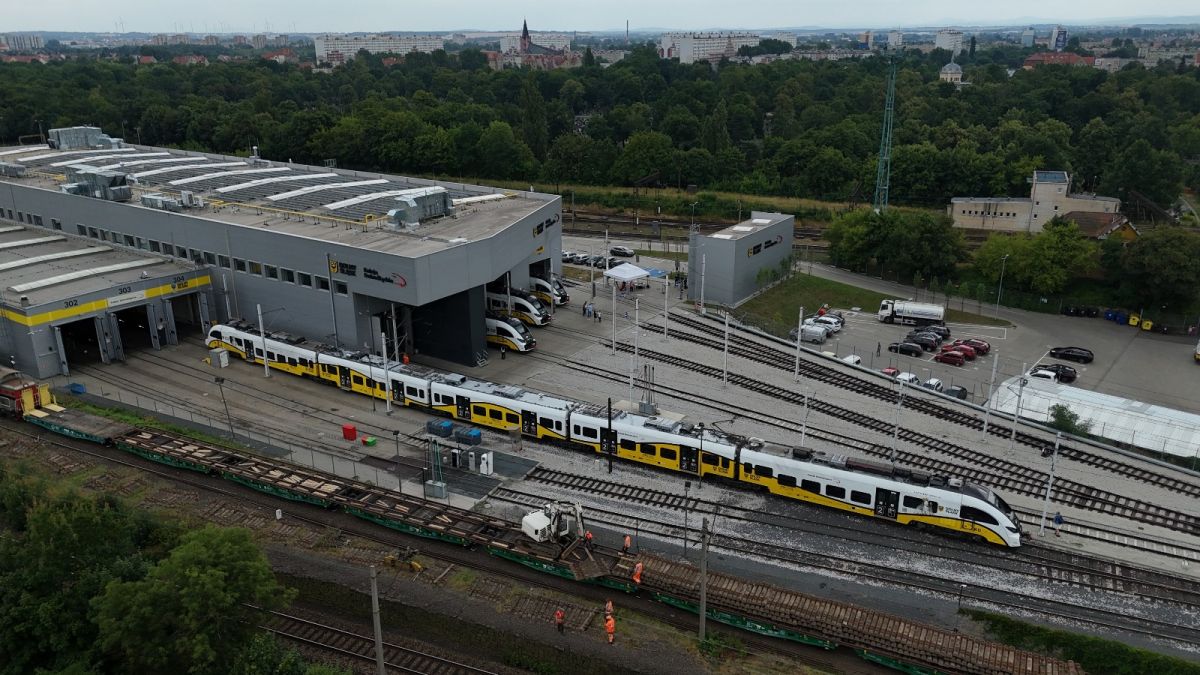 Koleje Dolnoslaskie buys 10 more PESA Elf units | Latest Railway News